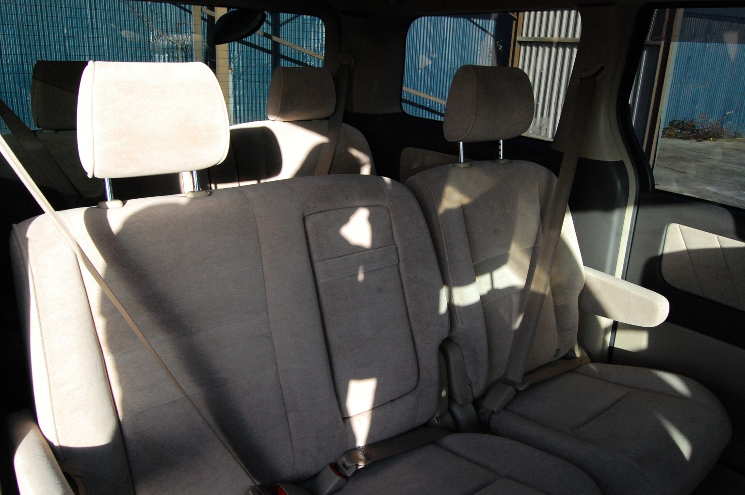 Used TOYOTA ALPHARD 2004 White for sale - £4995 in Honeybourne ...