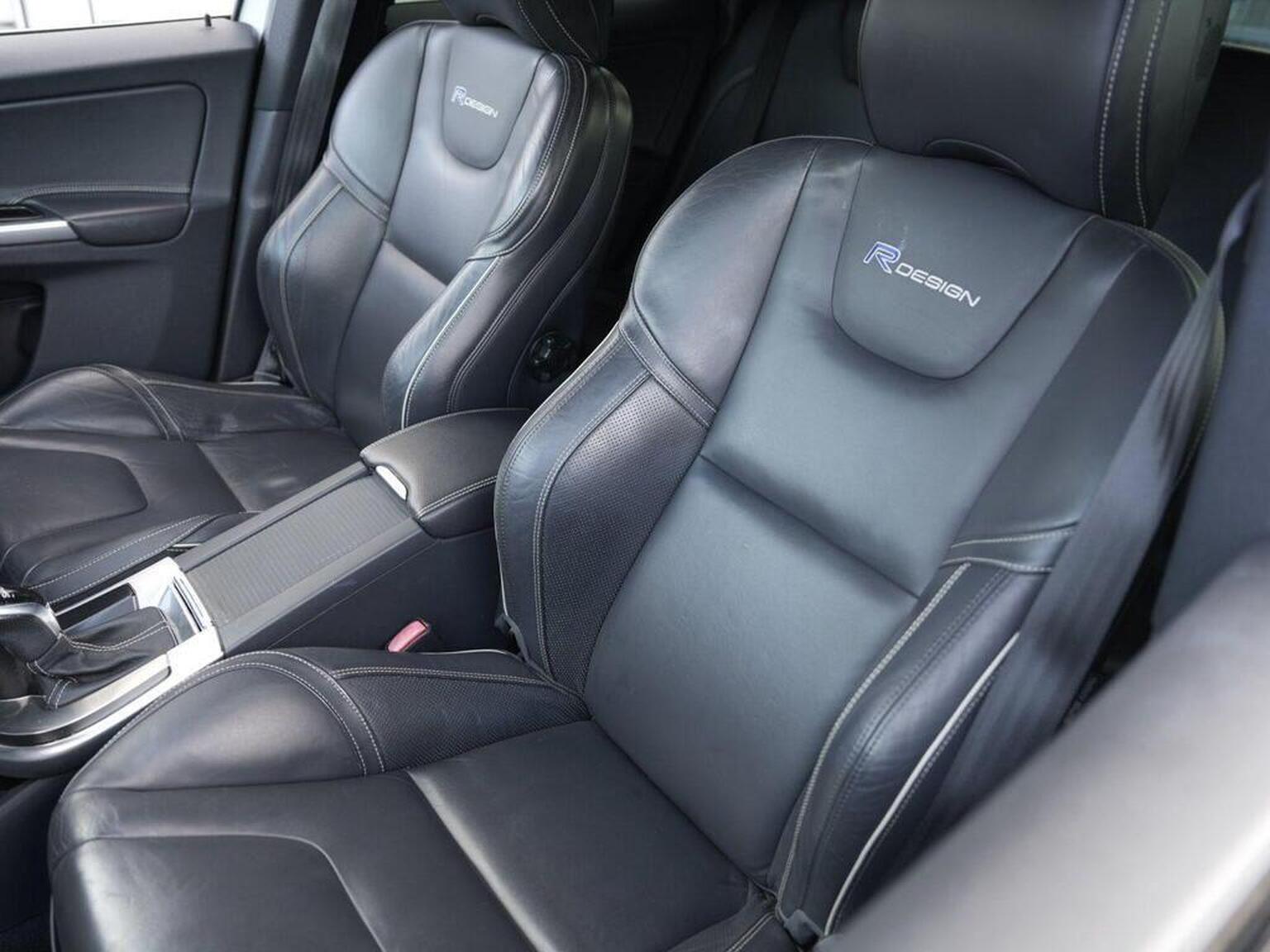 Used VOLVO XC60 2013 White for sale - £12499 in Watford, Hertfordshire ...